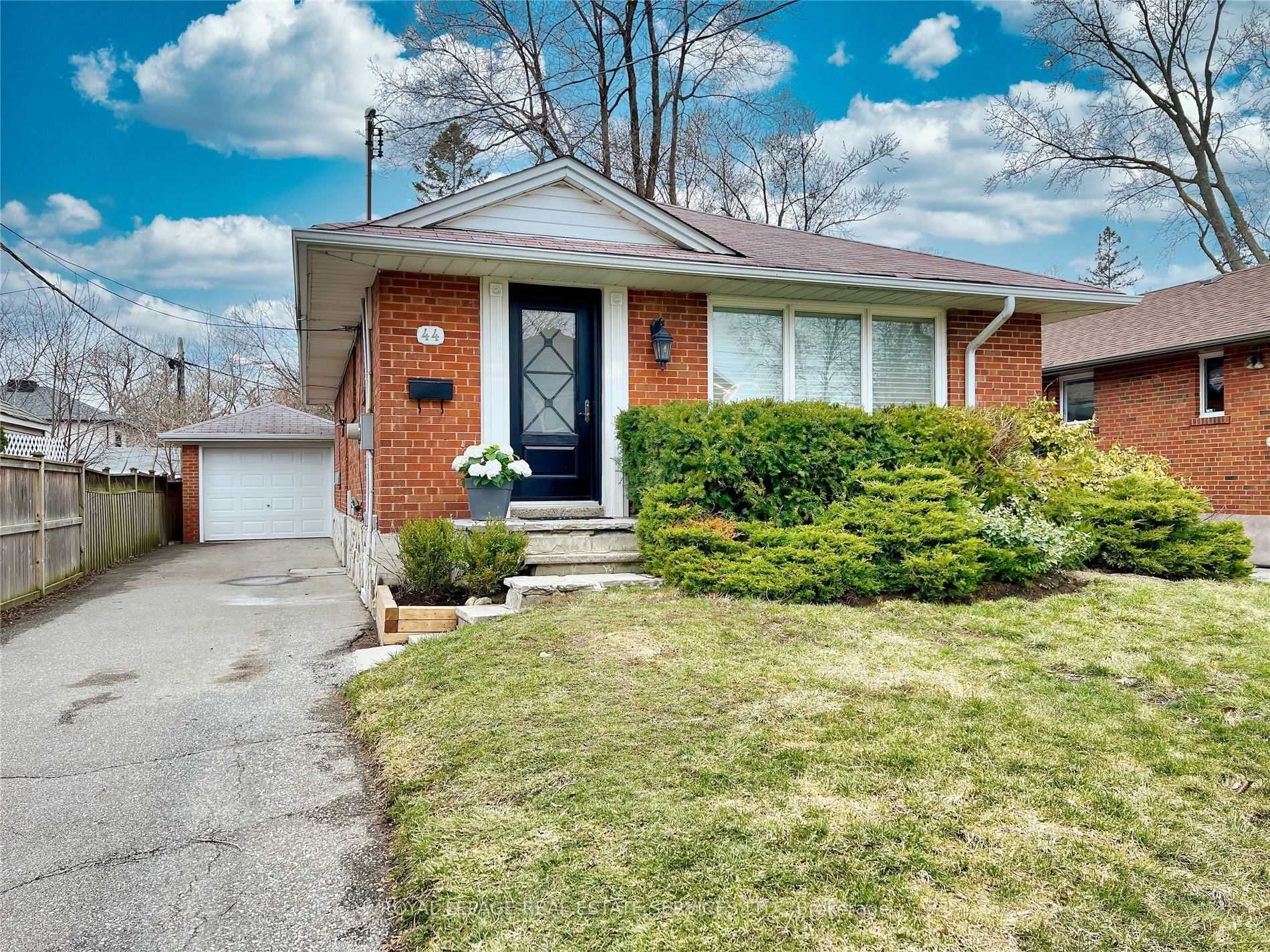 44 Burnelm Dr, Etobicoke, Ontario M9B4N3 Sold History | HouseSigma